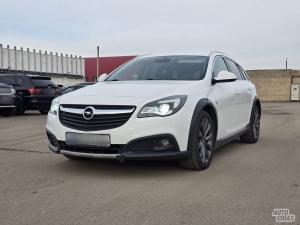 White Opel Insignia 2015 in Mazeikiai, with an engine capacity of 2.00 L and mileage of 320 thousand km for 4900 €, photo  on AUTOMOTO.COM.LV