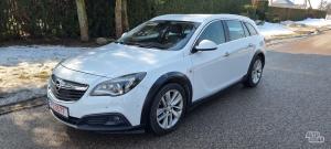 White Opel Insignia 2015 in Kedainiai, with an engine capacity of 2.00 L and mileage of 264 thousand km for 4999 €, photo 7 on AUTOMOTO.COM.LV
