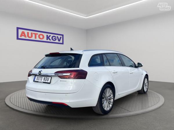 White Opel Insignia 2015 in Vilnius, with an engine capacity of 2.00 L and mileage of 301 thousand km for 5499 €, photo 5 on AUTOMOTO.COM.LV