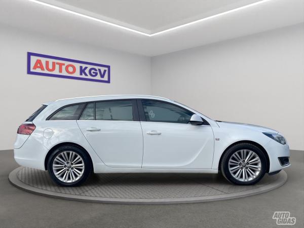 White Opel Insignia 2015 in Vilnius, with an engine capacity of 2.00 L and mileage of 301 thousand km for 5499 €, photo 6 on AUTOMOTO.COM.LV