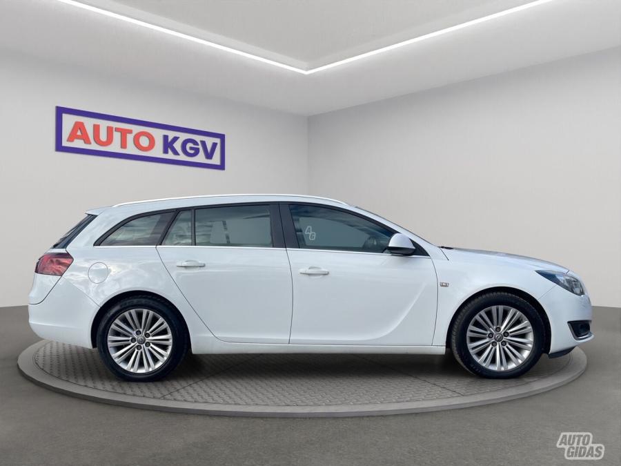 White Opel Insignia 2015 in Vilnius, with an engine capacity of 2.00 L and mileage of 301 thousand km for 5499 €, photo 7 on AUTOMOTO.COM.LV
