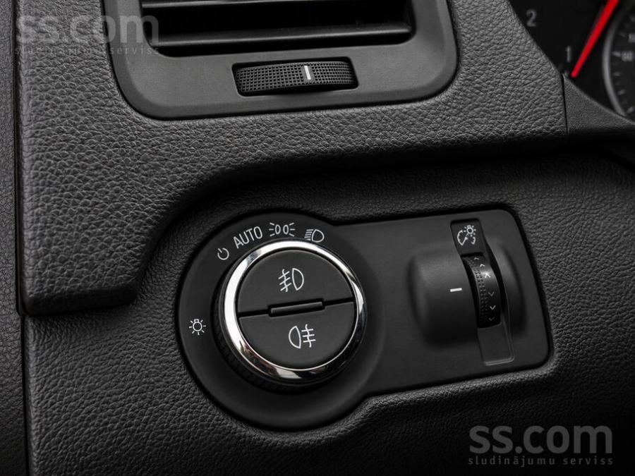 Balts Opel Insignia 2015 Rīga, ar dzinēja tilpumu 2.00 L un nobraukumu 264 tūkst. km par 5390 €, foto 17 vietnē AUTOMOTO.COM.LV