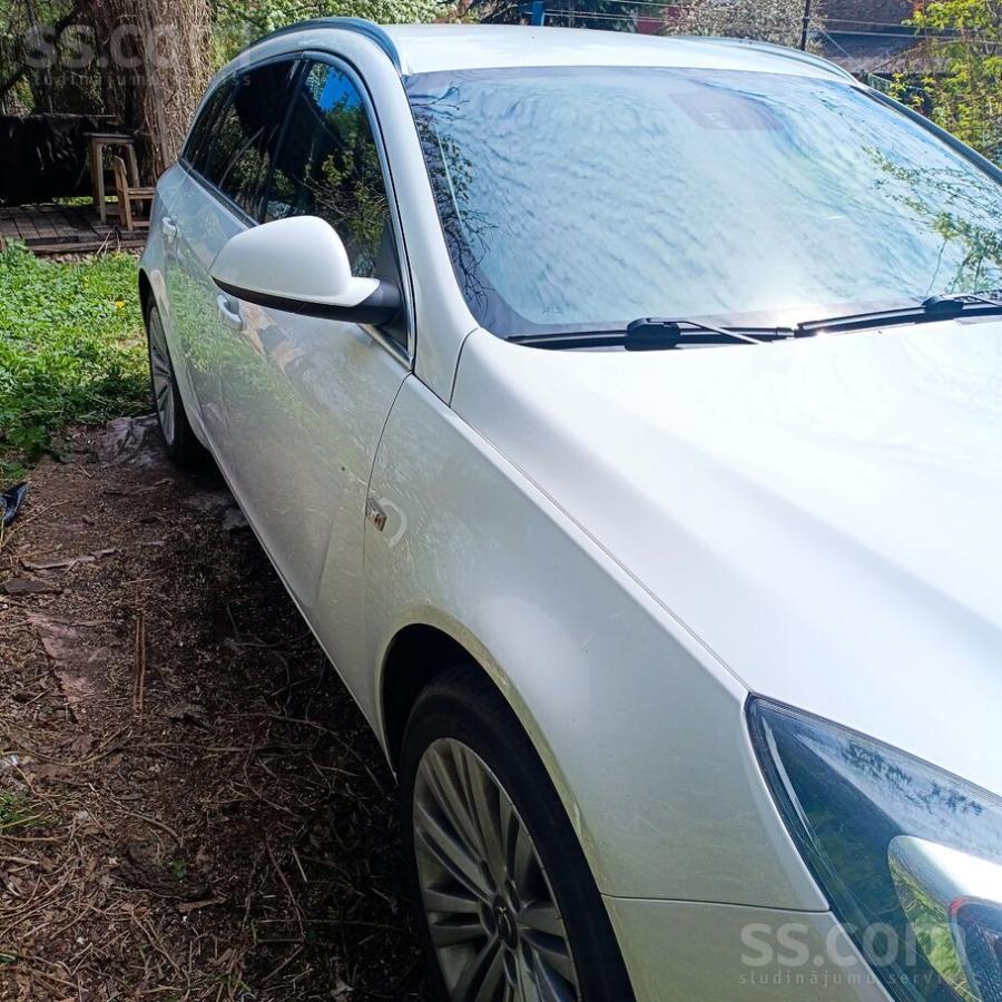 Balts Opel Insignia 2015 Rīga, ar dzinēja tilpumu 2.00 L un nobraukumu 247 tūkst. km par 6250 €, foto 4 vietnē AUTOMOTO.COM.LV