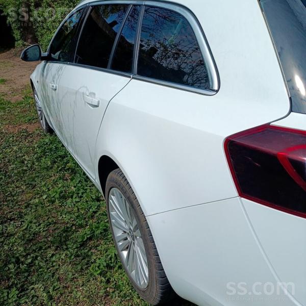 Balts Opel Insignia 2015 Rīga, ar dzinēja tilpumu 2.00 L un nobraukumu 247 tūkst. km par 6250 €, foto 4 vietnē AUTOMOTO.COM.LV