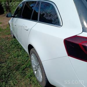 Balts Opel Insignia 2015 Rīga, ar dzinēja tilpumu 2.00 L un nobraukumu 247 tūkst. km par 6250 €, foto 5 vietnē AUTOMOTO.COM.LV