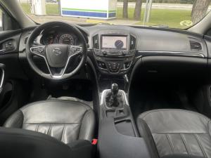 White Opel Insignia 2015 in Riga, with an engine capacity of 2.00 L and mileage of 247 thousand km for 5900 €, photo 8 on AUTOMOTO.COM.LV
