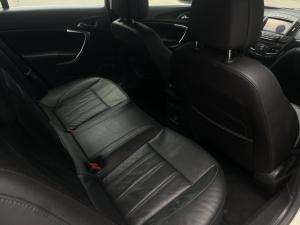 White Opel Insignia 2015 in Riga, with an engine capacity of 2.00 L and mileage of 247 thousand km for 5900 €, photo 11 on AUTOMOTO.COM.LV