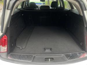 White Opel Insignia 2015 in Riga, with an engine capacity of 2.00 L and mileage of 247 thousand km for 5900 €, photo 12 on AUTOMOTO.COM.LV