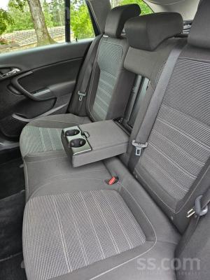White Opel Insignia 2015 in Ogre, with an engine capacity of 2.00 L and mileage of 0 thousand km for 5800 €, photo 5 on AUTOMOTO.COM.LV