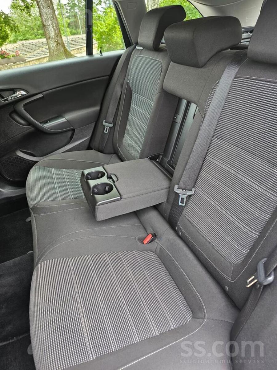 White Opel Insignia 2015 in Ogre, with an engine capacity of 2.00 L and mileage of 0 thousand km for 5800 €, photo 5 on AUTOMOTO.COM.LV