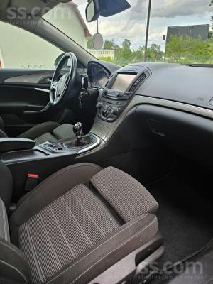 White Opel Insignia 2015 in Ogre, with an engine capacity of 2.00 L and mileage of 0 thousand km for 5800 €, photo 6 on AUTOMOTO.COM.LV