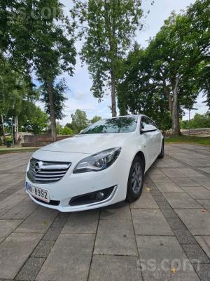 White Opel Insignia 2015 in Ogre, with an engine capacity of 2.00 L and mileage of 0 thousand km for 5800 €, photo 11 on AUTOMOTO.COM.LV