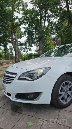 White Opel Insignia 2015 in Ogre, with an engine capacity of 2.00 L and mileage of 0 thousand km for 5800 €, photo 12 on AUTOMOTO.COM.LV