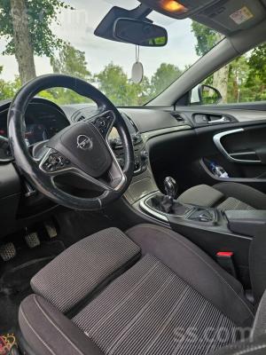White Opel Insignia 2015 in Ogre, with an engine capacity of 2.00 L and mileage of 0 thousand km for 5800 €, photo 13 on AUTOMOTO.COM.LV