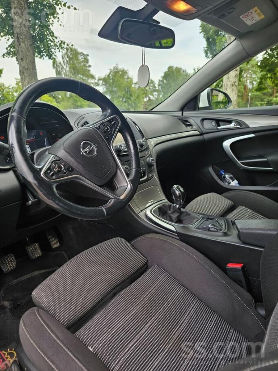 White Opel Insignia 2015 in Ogre, with an engine capacity of 2.00 L and mileage of 0 thousand km for 5800 €, photo 13 on AUTOMOTO.COM.LV