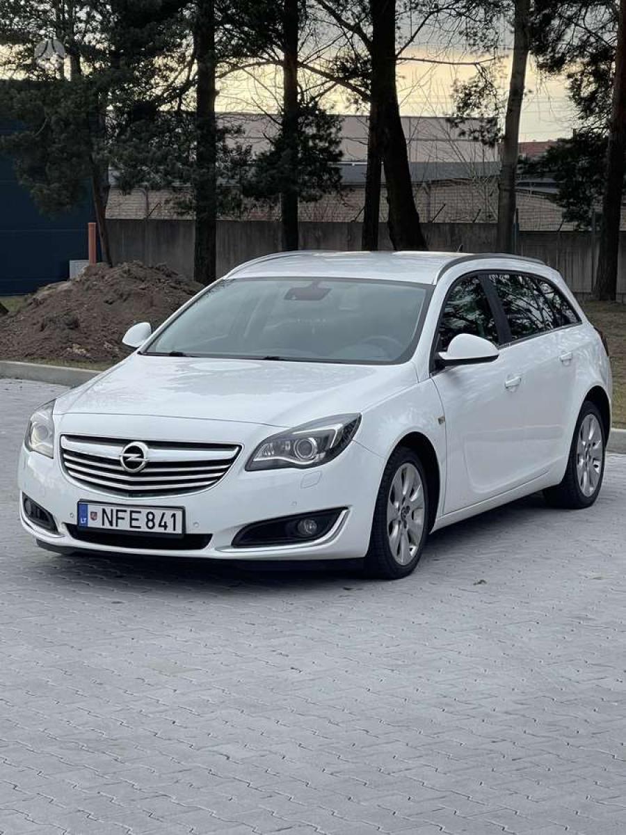 Белый Опель Инсигния 2015 в Шяуляй, объемом двигателя 1.96 л и пробегом 318 тыс. км за 4200 €, фото 1 на AUTOMOTO.COM.LV