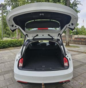 White Opel Insignia 2015 in Ogre, with an engine capacity of 2.00 L and mileage of 0 thousand km for 4990 €, photo 7 on AUTOMOTO.COM.LV