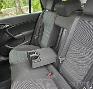 White Opel Insignia 2015 in Ogre, with an engine capacity of 2.00 L and mileage of 0 thousand km for 4990 €, photo 10 on AUTOMOTO.COM.LV