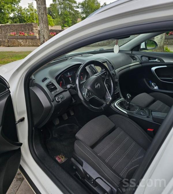 Balts Opel Insignia 2015 Ogre, ar dzinēja tilpumu 2.00 L un nobraukumu 0 tūkst. km par 4990 €, foto 10 vietnē AUTOMOTO.COM.LV