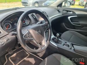 White Opel Insignia 2015 in Cesis, with an engine capacity of 1.60 L and mileage of 288 thousand km for 5200 €, photo 7 on AUTOMOTO.COM.LV