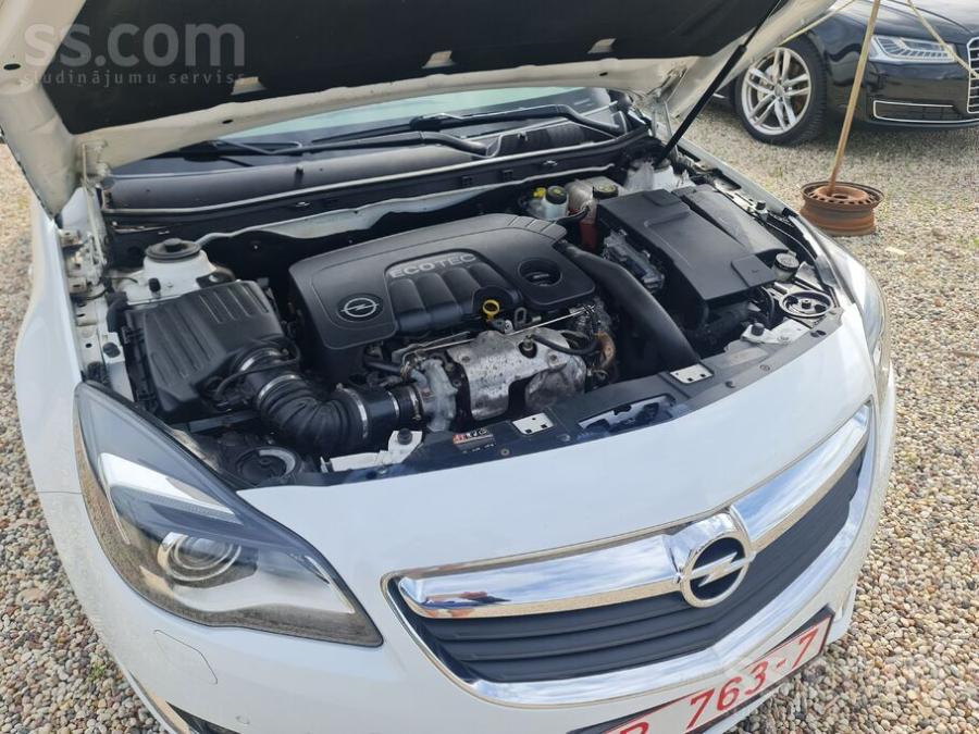 White Opel Insignia 2015 in Cesis, with an engine capacity of 1.60 L and mileage of 288 thousand km for 5200 €, photo 14 on AUTOMOTO.COM.LV