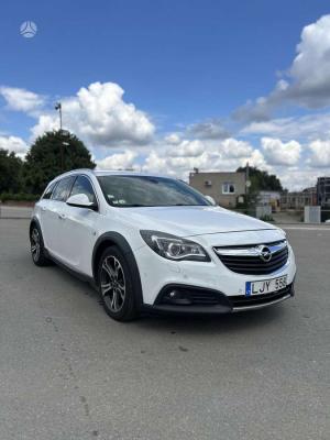 White Opel Insignia 2015 in Kaunas, with an engine capacity of 1.96 L and mileage of 284 thousand km for 4350 €, photo  on AUTOMOTO.COM.LV