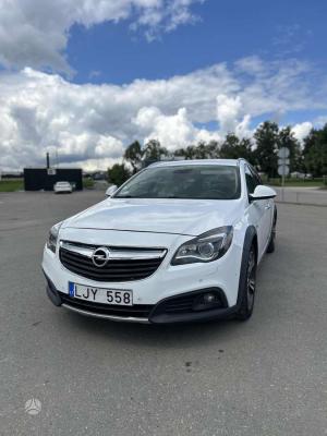 White Opel Insignia 2015 in Kaunas, with an engine capacity of 1.96 L and mileage of 284 thousand km for 4350 €, photo 5 on AUTOMOTO.COM.LV