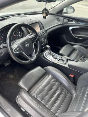 White Opel Insignia 2015 in Kaunas, with an engine capacity of 1.96 L and mileage of 284 thousand km for 4350 €, photo 10 on AUTOMOTO.COM.LV