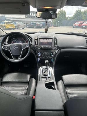 White Opel Insignia 2015 in Kaunas, with an engine capacity of 1.96 L and mileage of 284 thousand km for 4350 €, photo 15 on AUTOMOTO.COM.LV