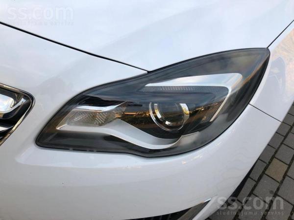 Balts Opel Insignia 2015 Talsi, ar dzinēja tilpumu 2.00 L un nobraukumu 276 tūkst. km par 7470 €, foto 3 vietnē AUTOMOTO.COM.LV