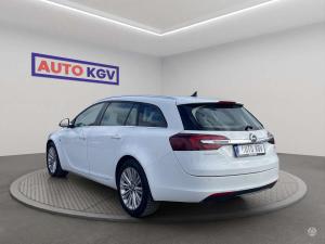 White Opel Insignia 2015 in Klaipeda, with an engine capacity of 2.00 L and mileage of 301 thousand km for 5499 €, photo 4 on AUTOMOTO.COM.LV