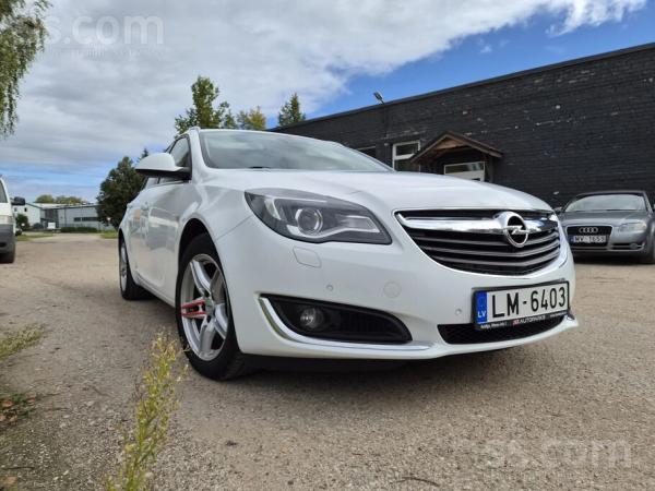 White Opel Insignia 2015 in Kuldiga, with an engine capacity of 2.00 L and mileage of 259 thousand km for 5100 €, photo 4 on AUTOMOTO.COM.LV