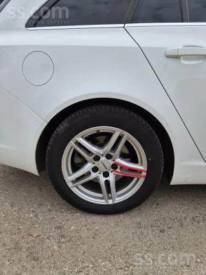 White Opel Insignia 2015 in Kuldiga, with an engine capacity of 2.00 L and mileage of 259 thousand km for 5100 €, photo 7 on AUTOMOTO.COM.LV
