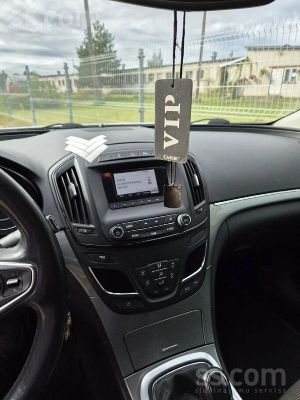 White Opel Insignia 2015 in Kuldiga, with an engine capacity of 2.00 L and mileage of 259 thousand km for 5100 €, photo 10 on AUTOMOTO.COM.LV