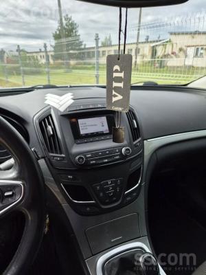 White Opel Insignia 2015 in Kuldiga, with an engine capacity of 2.00 L and mileage of 259 thousand km for 5100 €, photo 10 on AUTOMOTO.COM.LV