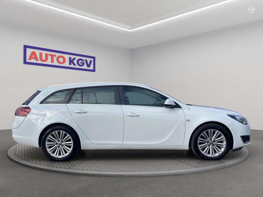White Opel Insignia 2015 in Klaipeda, with an engine capacity of 2.00 L and mileage of 301 thousand km for 5499 €, photo 7 on AUTOMOTO.COM.LV