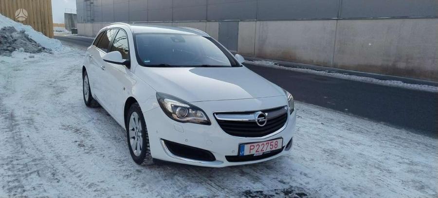 White Opel Insignia 2016 in Klaipeda, with an engine capacity of 1.96 L and mileage of 199 thousand km for 6200 €, photo 1 on AUTOMOTO.COM.LV