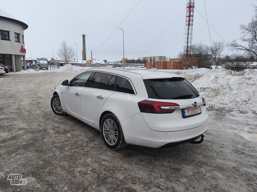 White Opel Insignia 2016 in Jurbarkas, with an engine capacity of 1.60 L and mileage of 242 thousand km for 4700 €, photo 3 on AUTOMOTO.COM.LV