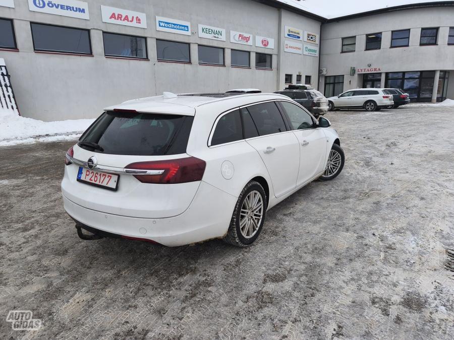 White Opel Insignia 2016 in Jurbarkas, with an engine capacity of 1.60 L and mileage of 242 thousand km for 4700 €, photo 4 on AUTOMOTO.COM.LV