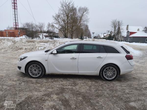 White Opel Insignia 2016 in Jurbarkas, with an engine capacity of 1.60 L and mileage of 242 thousand km for 4700 €, photo 5 on AUTOMOTO.COM.LV