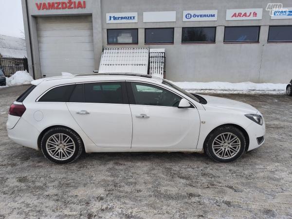 White Opel Insignia 2016 in Jurbarkas, with an engine capacity of 1.60 L and mileage of 242 thousand km for 4700 €, photo 6 on AUTOMOTO.COM.LV