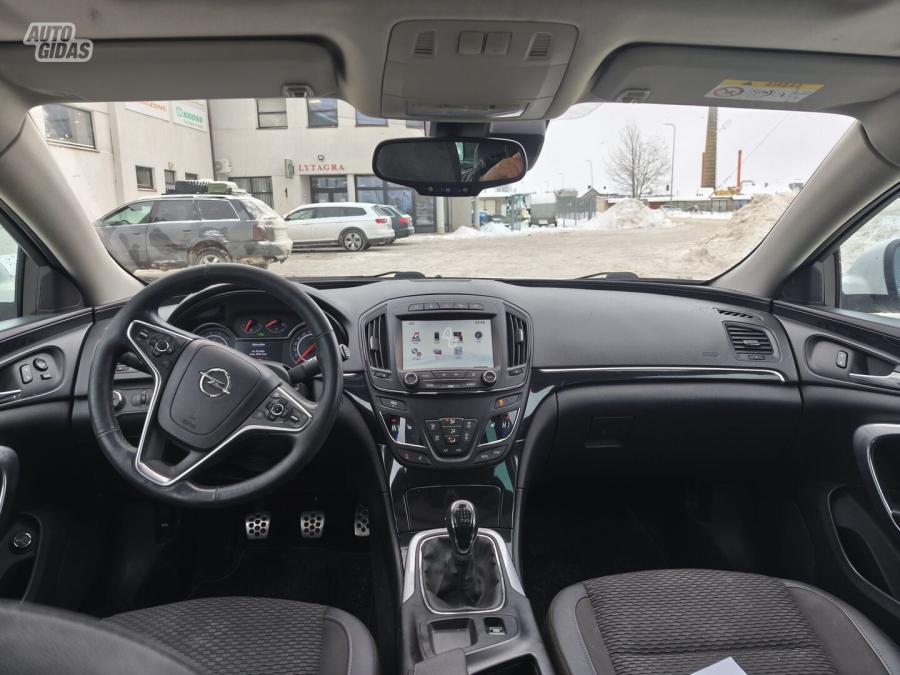White Opel Insignia 2016 in Jurbarkas, with an engine capacity of 1.60 L and mileage of 242 thousand km for 4700 €, photo 10 on AUTOMOTO.COM.LV