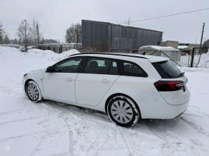 White Opel Insignia 2016 in Panevezys, with an engine capacity of 1.60 L and mileage of 253 thousand km for 6600 €, photo 12 on AUTOMOTO.COM.LV
