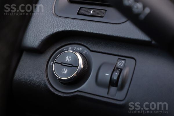 Balts Opel Insignia 2016 Tukums, ar dzinēja tilpumu 1.60 L un nobraukumu 251 tūkst. km par 5950 €, foto 8 vietnē AUTOMOTO.COM.LV