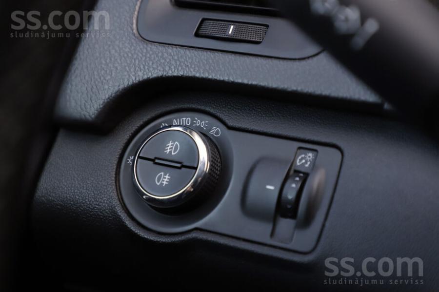 Balts Opel Insignia 2016 Tukums, ar dzinēja tilpumu 1.60 L un nobraukumu 251 tūkst. km par 5950 €, foto 9 vietnē AUTOMOTO.COM.LV