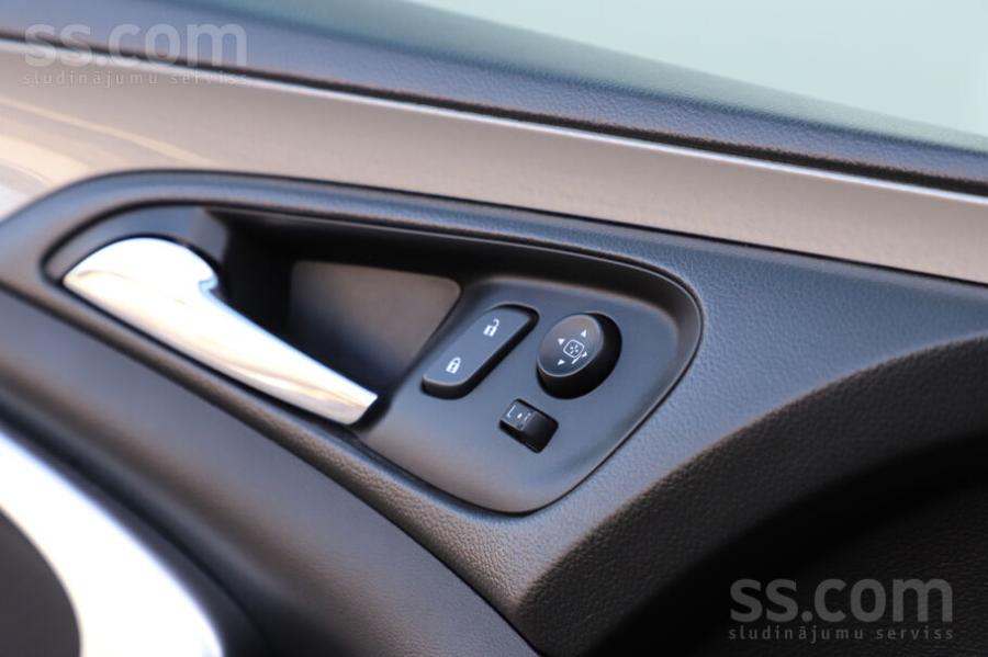 Balts Opel Insignia 2016 Tukums, ar dzinēja tilpumu 1.60 L un nobraukumu 251 tūkst. km par 5950 €, foto 11 vietnē AUTOMOTO.COM.LV