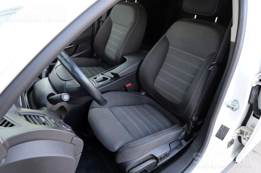 Balts Opel Insignia 2016 Tukums, ar dzinēja tilpumu 1.60 L un nobraukumu 251 tūkst. km par 5950 €, foto 12 vietnē AUTOMOTO.COM.LV