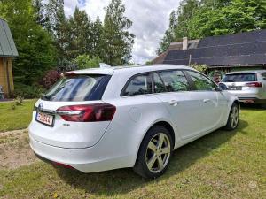 White Opel Insignia 2016 in Vilnius, with an engine capacity of 0.20 L and mileage of 250 thousand km for 4600 €, photo 6 on AUTOMOTO.COM.LV
