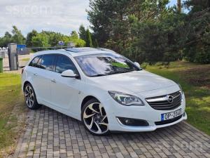 White Opel Insignia 2016 in Riga, with an engine capacity of 2.00 L and mileage of 268 thousand km for 7600 €, photo  on AUTOMOTO.COM.LV