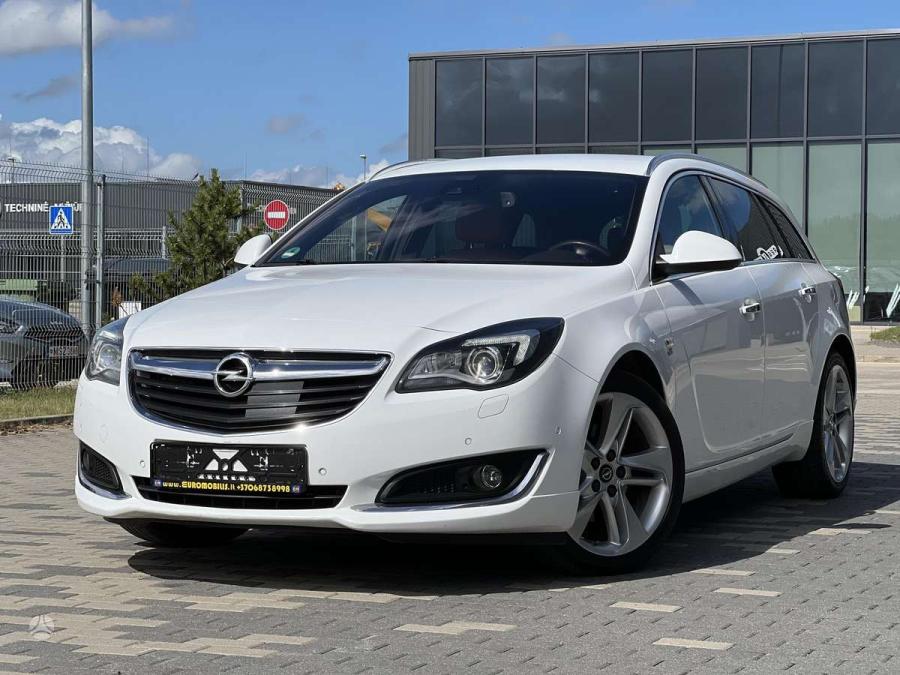 White Opel Insignia 2016 in Siauliai, with an engine capacity of 1.96 L and mileage of 205 thousand km for 7300 €, photo 1 on AUTOMOTO.COM.LV